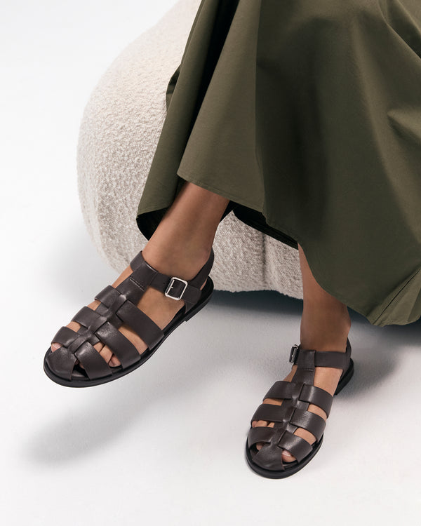 FINN FLAT SANDALS CHOCOLATE LEATHER - Jo Mercer